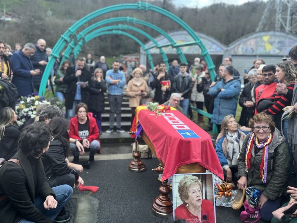 La Internacional a pleno pulmón en la emotiva despedida de la histórica ...