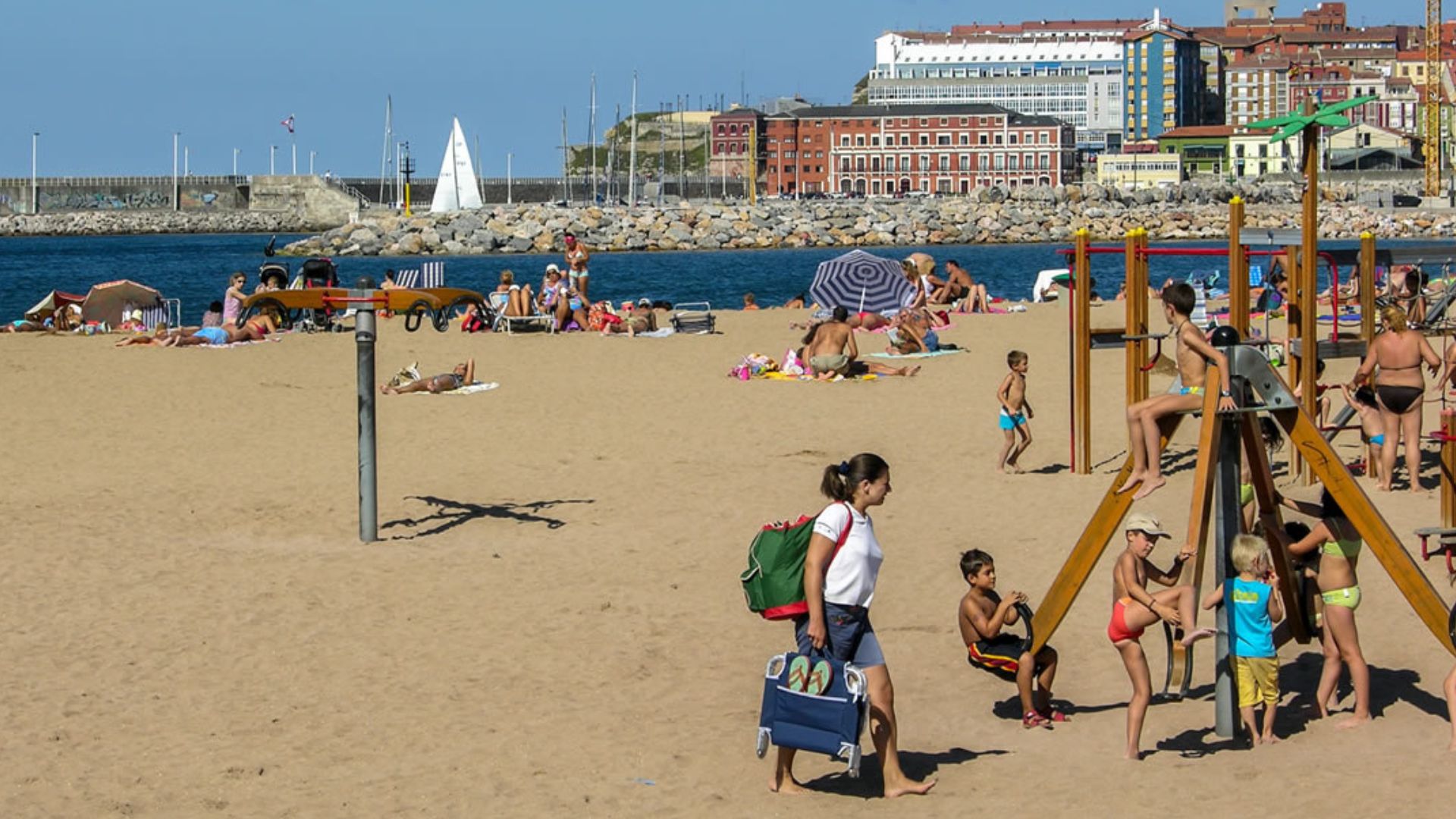 Los vecinos de Poniente y el PSOE cierran filas y reclaman la ...