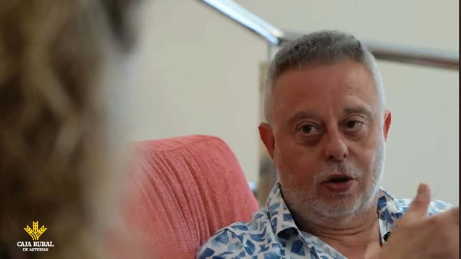 Toni Hill presenta en Oviedo su novela 'La hora del lobo' - miGijón