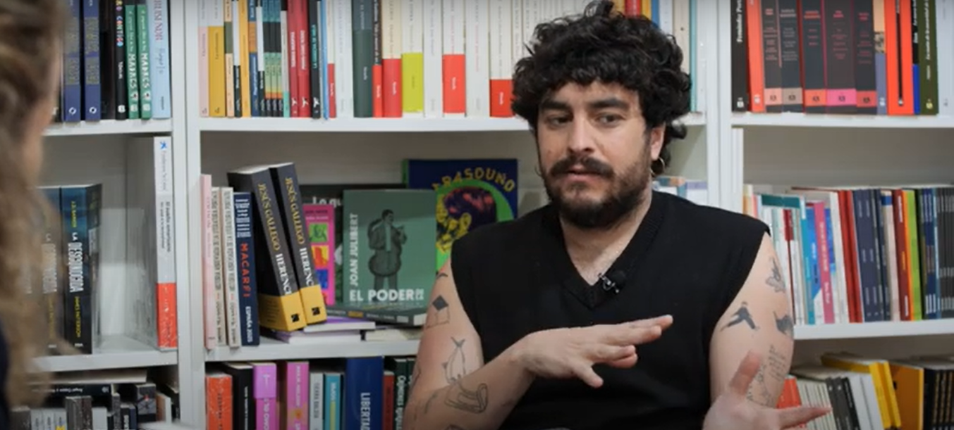 Luis Mario presenta Calabobos, una novela que transforma la mitología ...